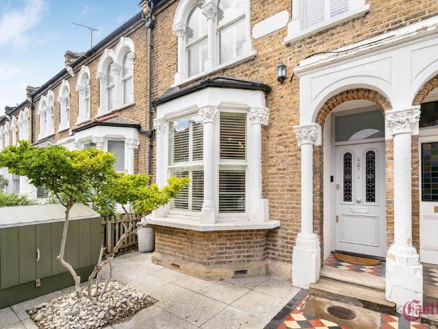 5 bedroom terraced house for sale