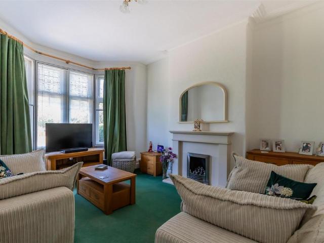 5 bedroom terraced house for sale