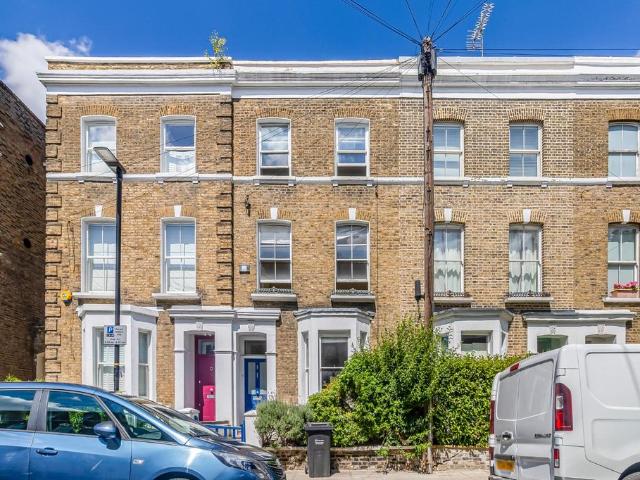 5 bedroom terraced house for sale