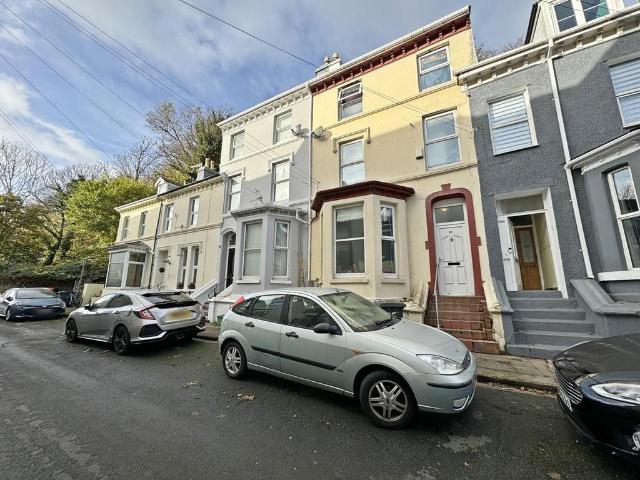 5 bedroom terraced house for sale