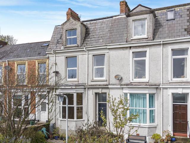 5 bedroom terraced house for sale