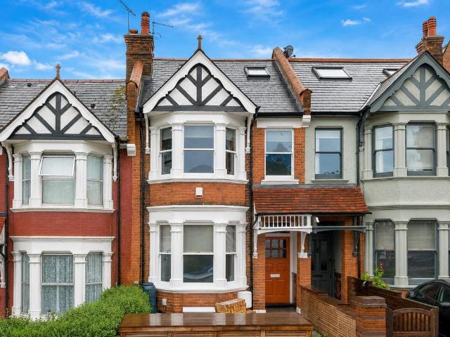 5 bedroom terraced house for sale