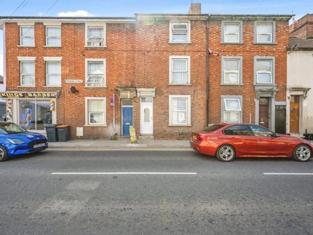 5 bedroom terraced house for sale