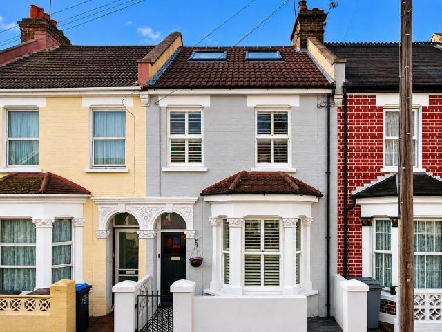 5 bedroom terraced house for sale