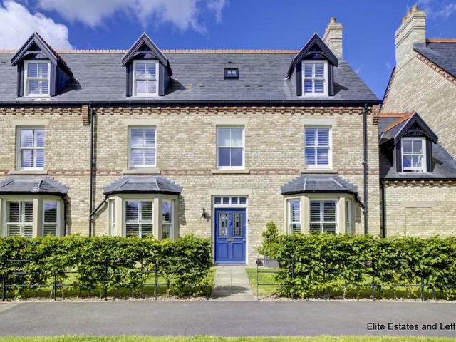 5 bedroom terraced house for sale
