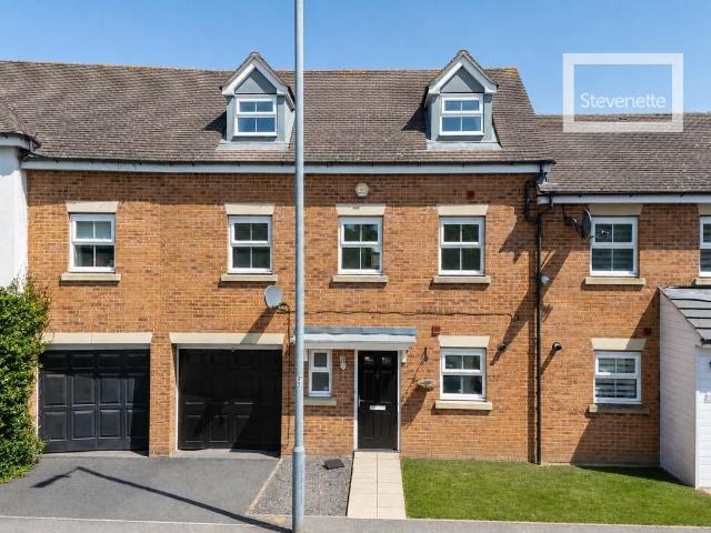 5 bedroom terraced house for sale