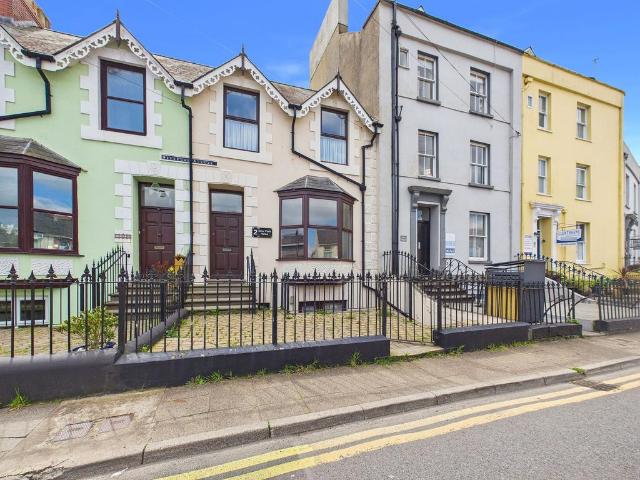 5 bedroom terraced house for sale