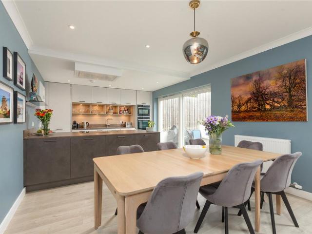 5 bedroom terraced house for sale