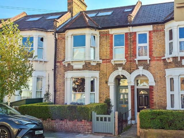 5 bedroom terraced house for sale