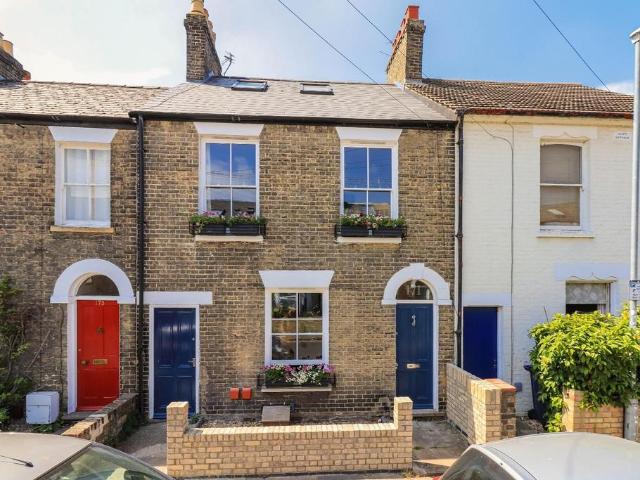 5 bedroom terraced house for sale