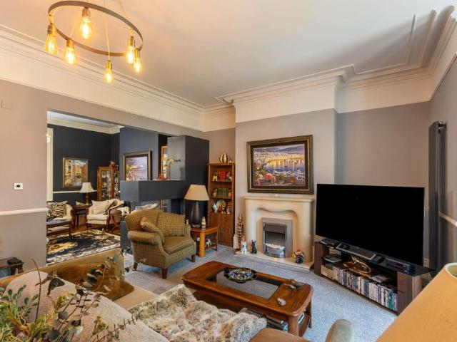 5 bedroom terraced house for sale
