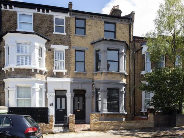 5 bedroom terraced house for sale