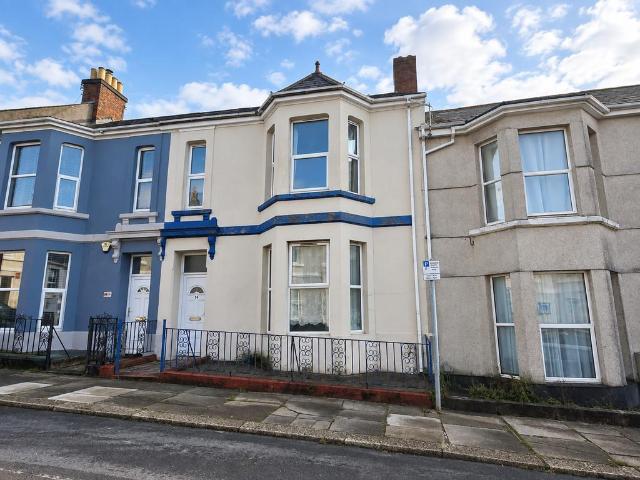 5 bedroom terraced house for sale