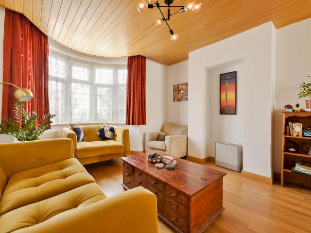 5 bedroom terraced house for sale