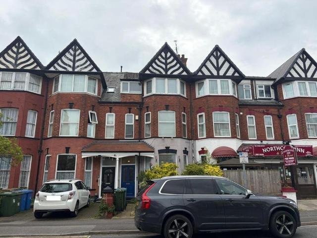 5 bedroom terraced house for sale