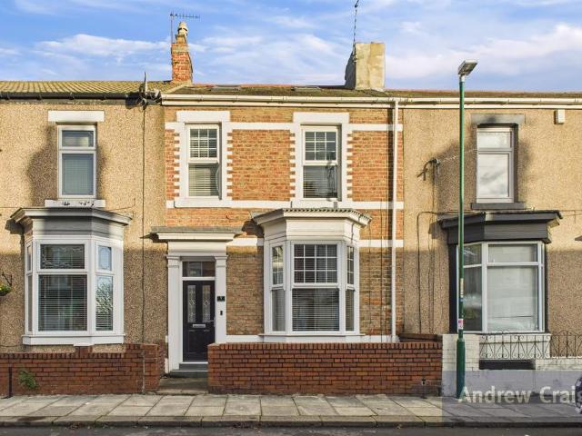 5 bedroom terraced house for sale