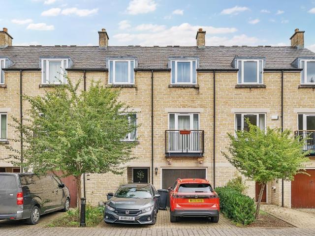 5 bedroom terraced house for sale