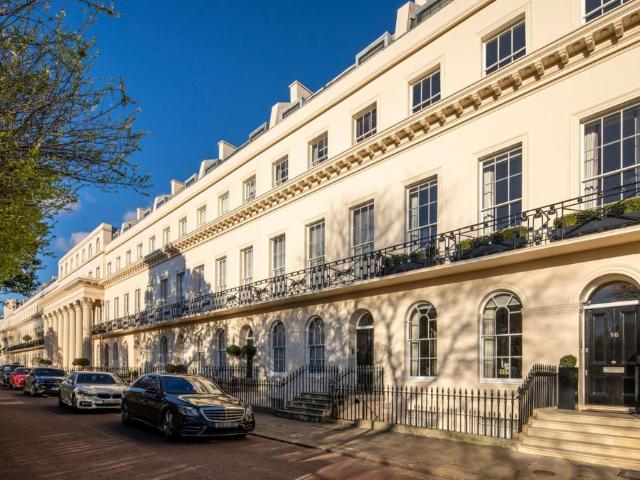 5 bedroom terraced house for sale