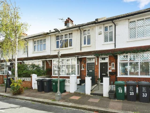 5 bedroom terraced house for sale