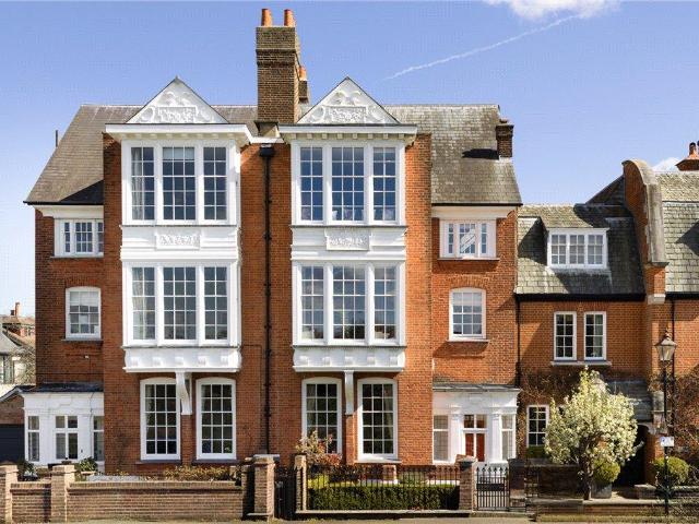 5 bedroom terraced house for sale