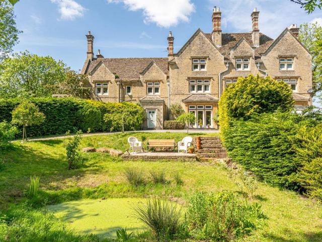5 bedroom terraced house for sale