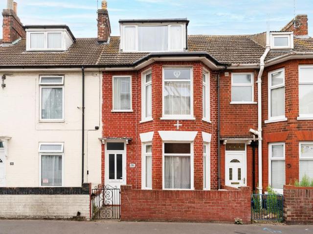 5 bedroom terraced house for sale