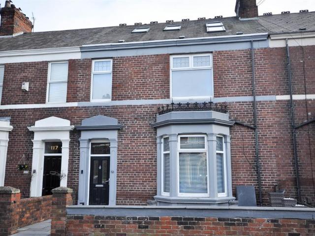 5 bedroom terraced house for sale