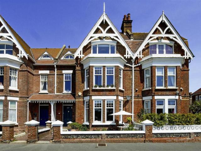 5 bedroom terraced house for sale