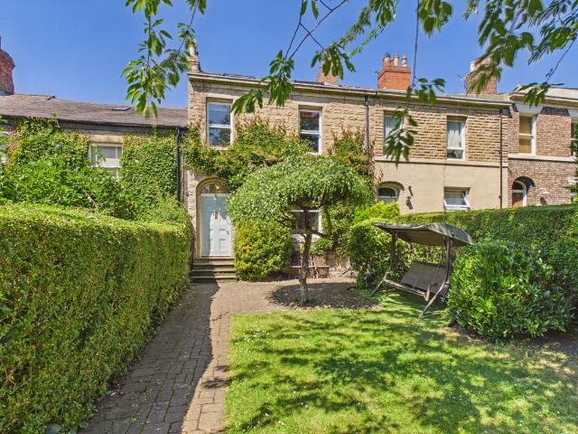 5 bedroom terraced house for sale
