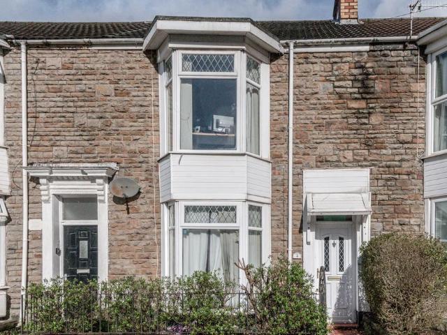 5 bedroom terraced house for sale