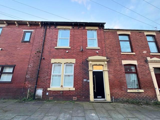5 bedroom terraced house for sale