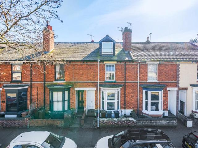 5 bedroom terraced house for sale