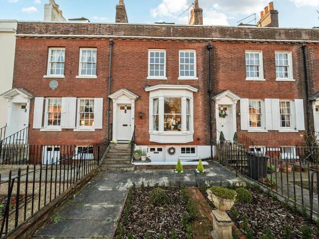 5 bedroom terraced house for sale