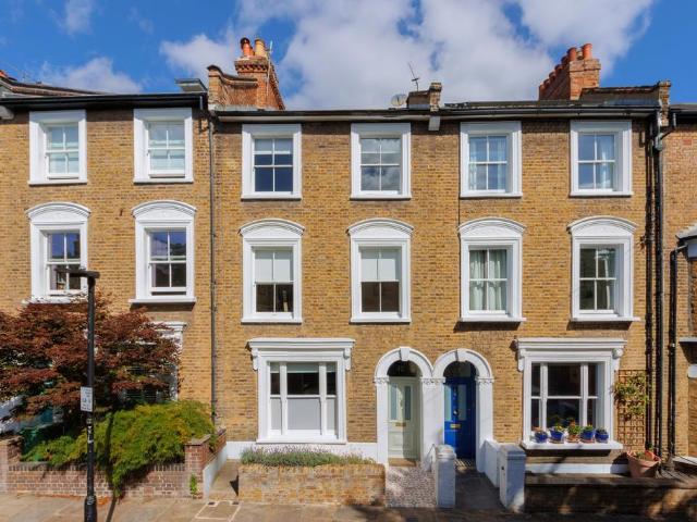 5 bedroom terraced house for sale
