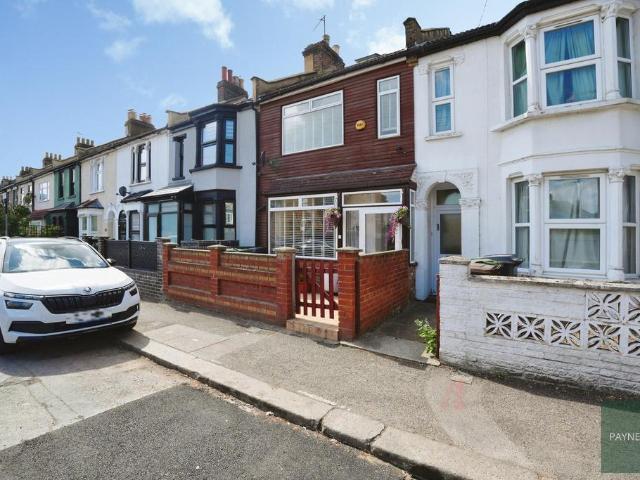 5 bedroom terraced house for sale
