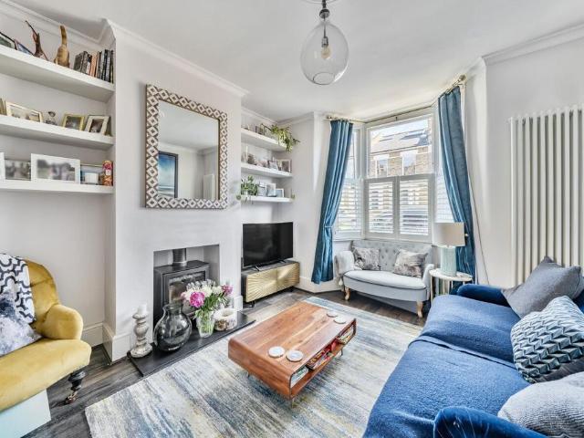 5 bedroom terraced house for sale