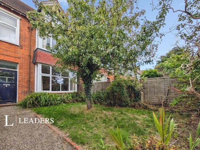 5 bedroom terraced house for sale