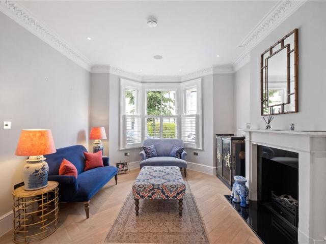 5 bedroom terraced house for sale