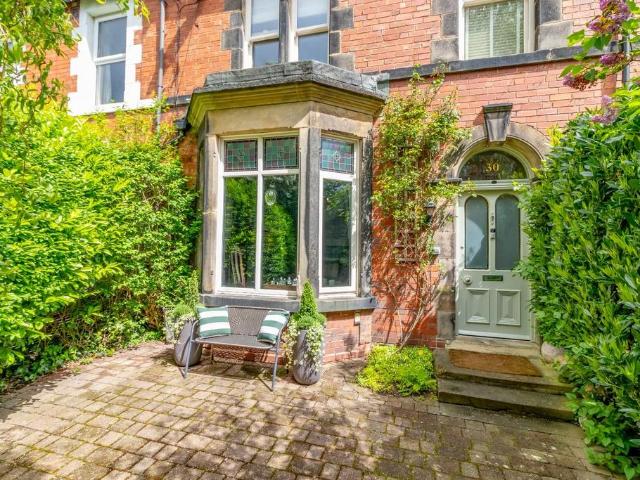 5 bedroom terraced house for sale