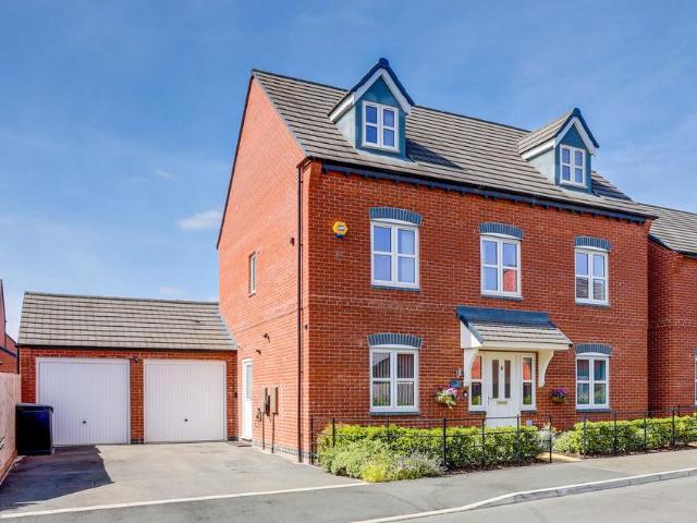 5 bedroom terraced house for sale