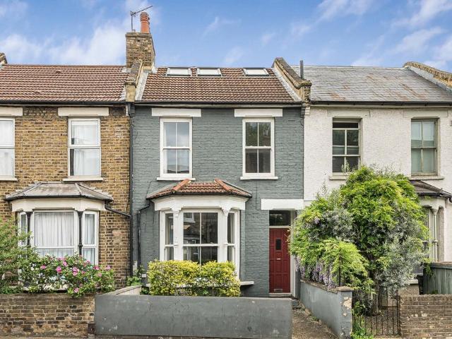 5 bedroom terraced house for sale