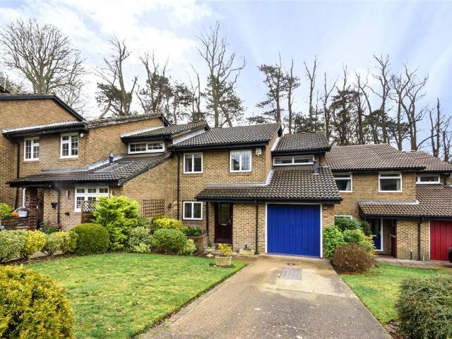 5 bedroom terraced house for sale