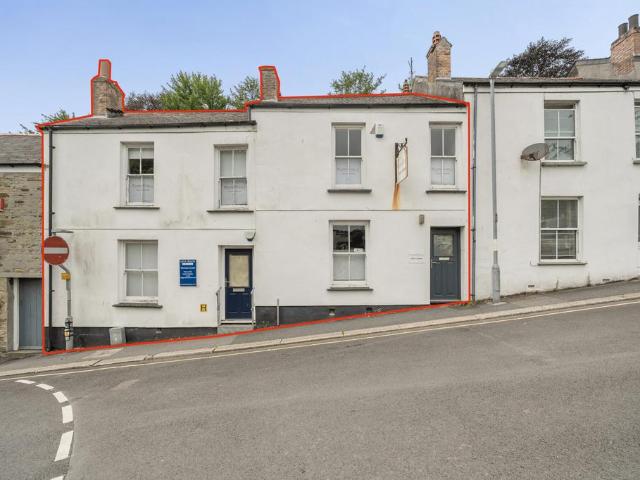 5 bedroom terraced house for sale