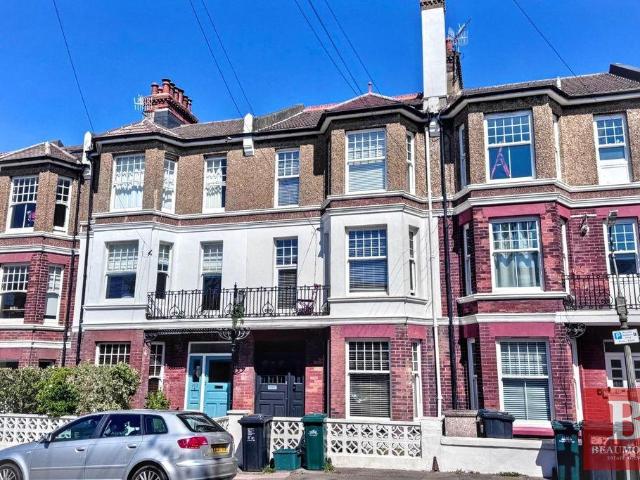 5 bedroom terraced house for sale