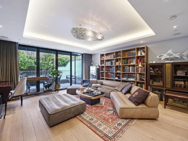 5 bedroom terraced house for sale
