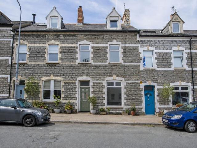 5 bedroom terraced house for sale
