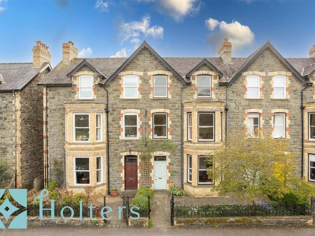 5 bedroom terraced house for sale