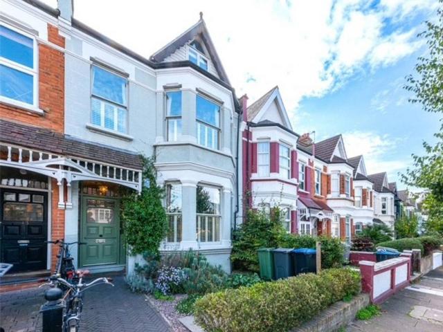 5 bedroom terraced house for sale