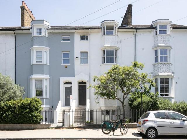 5 bedroom terraced house for sale