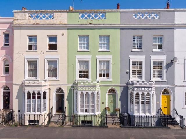 5 bedroom terraced house for sale